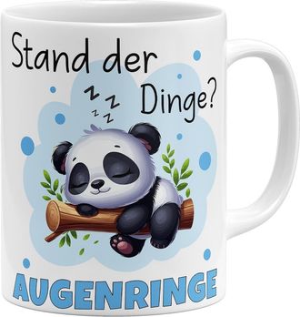 OM3 lustige Kaffee-Tasse mit Spruch - Stand der Dinge? Augenringe - süßer Panda Bär - Bürotasse II | Keramik Becher | 325ml | Beidseitig Bedruckt | Weiss