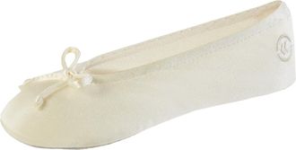 Isotoner Damen Satin Ballerina Hausschuhe mit Schleife und Wildlederimitat Sohle, Cremefarbene weiche Schleife, 37/38 EU