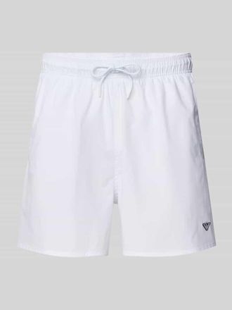 Emporio Armani Regular Fit Badeshorts mit Logo-Badge