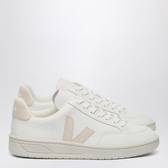 Veja Sneaker V-12 aus wei&szlig;em und rosafarbenem Leder