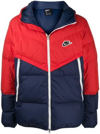 Nike Gefütterte Jacke in Colour-Block-Optik - Rot