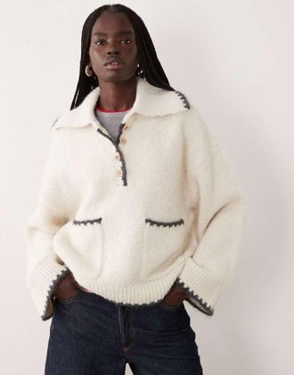 Pieces Strickpullover mit Blanket-Stitch und Oversize-Kragen in Cremewei&szlig;-Neutral
