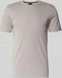 Christian Berg T-Shirt mit Rundhalsausschnitt und Brusttasche