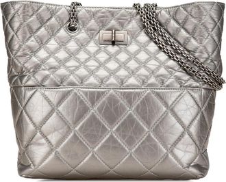 Chanel Shopper - Reissue 2.55 Quilted Aged Calfskin Tote - Gr. unisize - in Silber - f&uuml;r Damen