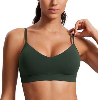 CRZ YOGA Butterluxe V Cou des Sports Bras pour Femmes Ajustable Rembourré Yoga Soutien-Gorge Légende Vert 36