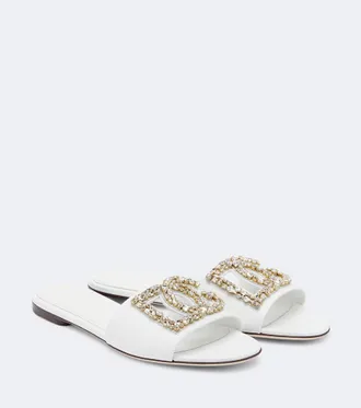 Dolce & Gabbana Mules DG en cuir &agrave; ornements