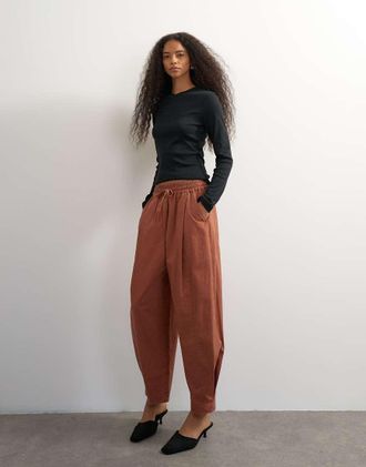 Topshop Hose mit Kordelzug und Ballon-Schnitt in Rostrot-Wei&szlig;