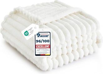 Bedsure Couverture Moelleuse en Polaire - Couverture Douce et Chaude en Cordon Grossier pour lit et canap&eacute; Laine Blanche, 150 x 200 cm