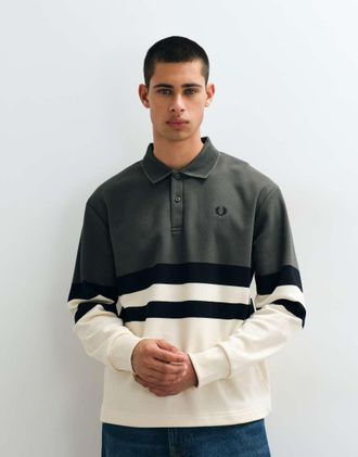 Fred Perry Colorblock-Sweatshirt mit Kragen in Gr&uuml;n und Ecru-Multi