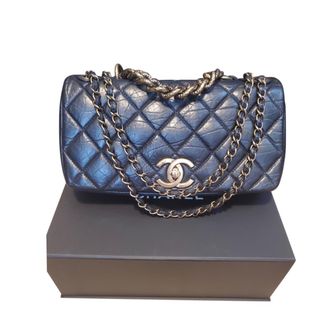 Chanel Black Quilted leather with Chunky Chain Size S