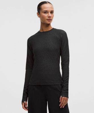 lululemon Waffle-Knit Crewneck Base Layer f&uuml;r Frauen - Gr&ouml;&szlig;e 3XS in Heathered Black