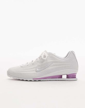 Nike Shox Z - Sneaker in Wei&szlig; und Rosa