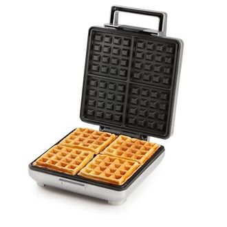 Domo DO9250W Waffeleisen - für 4 quadratische Waffeln - 1600W - Silber