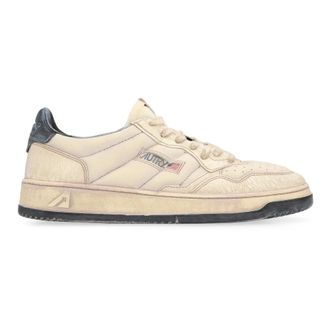 Autry Homme, Chaussures, Blanc, Taille: 43 EU Baskets en Cuir Vintage avec Talon Contrastant