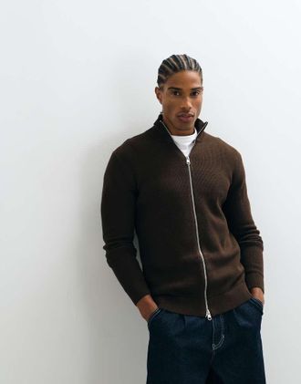 Selected pull en maille c&ocirc;tel&eacute;e &agrave; double zip marron