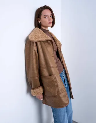 Topshop Mittellanger Car Coat in Karamell aus Shearling mit &uuml;bergro&szlig;en aufgesetzten Taschen-Brown