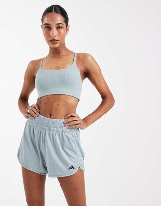 adidas adidas Performance - adidas All Me - Brassi&egrave;re de sport longue et c&ocirc;tel&eacute;e &agrave; maintien l&eacute;ger - Sauge merveilleux-Vert