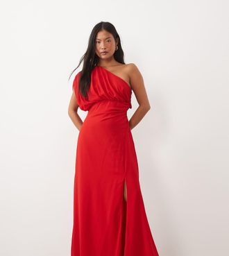 Tfnc Petite Chiffon-One-Shoulder-Maxikleid mit Drapierung, seitlichem Schlitz und roter Farbe