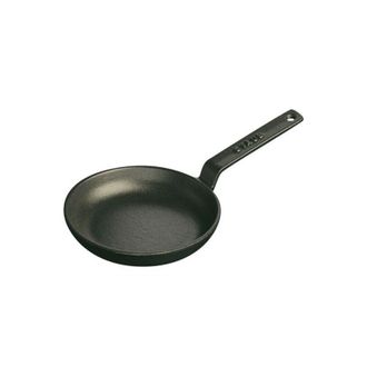 Staub Mini-Bratpfanne aus emailliertem Gusseisen schwarz