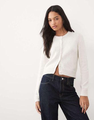 Abercrombie & Fitch gestrickte Micro-Cardigan in Cremewei&szlig;