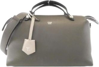 Fendi Pre-owned Sac port&eacute; &eacute;paule By The Way moyen en cuir de veau - Femme - Pre-owned - Gris - Taille: ONE Size