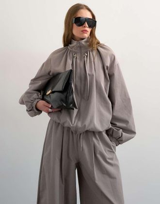 Topshop Leichter Nylon-Anorak in Grau, Kombiteil-Neutral