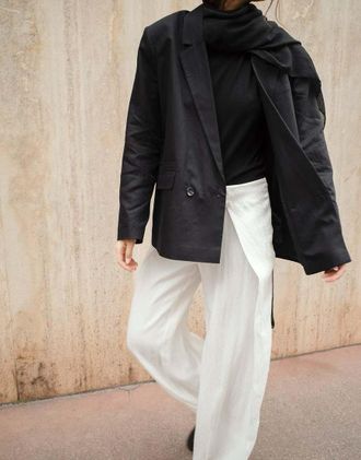 NA-KD Pantalon large &agrave; d&eacute;tail style ceinture - Blanc cass&eacute;
