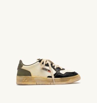 Autry BASKETS MEDALIST LOW SUPER VINTAGE EN CUIR BLANC COVERT GREEN ET NOIR
