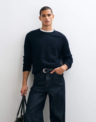 Arket Boucl&eacute;-Pullover mit Rundhalsausschnitt aus Wollmix in Marineblau