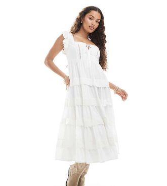 Miss Selfridge Robe babydoll longue avec détails en broderie anglaise - Blanc