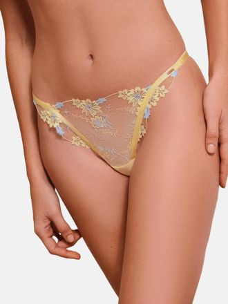 Lipsy String