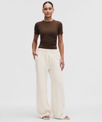 lululemon Scuba Hose mit weitem Bein und mittelhohem Bund Regular f&uuml;r Frauen - Gr&ouml;&szlig;e XL in Light Ivory