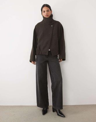 Mango veste courte &agrave; col chemin&eacute;e &agrave; carreaux marron