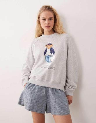 Polo Ralph Lauren Locker geschnittenes Fleece-Sweatshirt in meliertem Hellgrau mit Bear-Print
