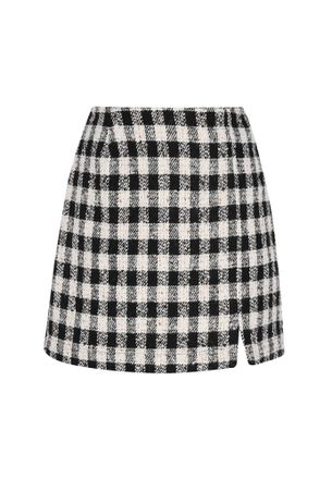 Faina Rock Fashion Look