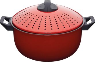 KitchenCraft World of Flavours Kochtopf mit Sieb, Nudelkochtopf mit speziellem Siebdeckel, Rot Edelstahl, 4 Liter, Ø 25,5 cm