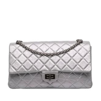 Chanel Sac bandouli&egrave;re matelass&eacute; doccasion - Femme - Pre-owned - Gris - Taille: ONE Size