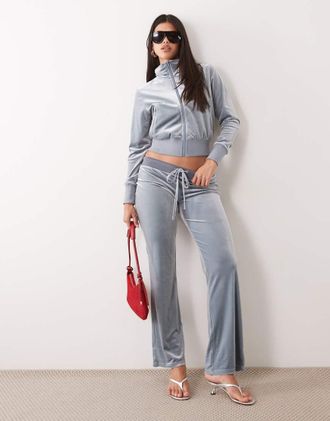 Lioness Alba ensemble en velours &agrave; taille basse avec pantalon de jogging &eacute;vas&eacute; gris clair