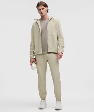 lululemon License to Train Strukturierte Jogger Normale L&auml;nge f&uuml;r M&auml;nner - Khaki - Gr&ouml;&szlig;e L