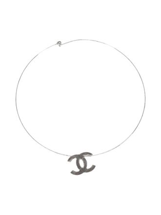 Chanel collier à pendentif CC (années 2003) - Argent
