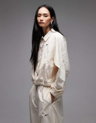 Nike Veste de coach - Cr&egrave;me-Blanc