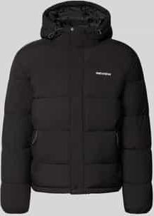 Review Steppjacke mit Label-Stitching