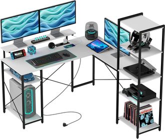 HOMCOM Eck-Computertisch mit Steckdosen und Doppelmonitorst&auml;nder, L-f&ouml;rmiger Schreibtisch mit B&uuml;cherregal, 137x140cm umkehrbarer PC-Tisch f&uuml;r Schlafzimmer, B