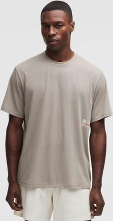 lululemon T-Shirt Mile Maker Graphic pour Hommes - Gris - Taille XS