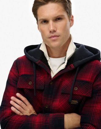 Superdry Surplus - Chemise &agrave; carreaux et &agrave; capuche - Rouge ombr&eacute;