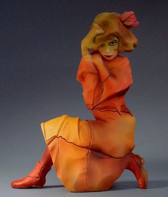 Parastone Kniendes Mädchen in orange-rotem Kleid SCHIELE Skulptur Parastone Museum SCH02