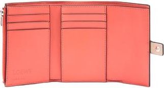 Loewe Petit portefeuille vertical en cuir de veau souple grain&eacute;