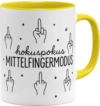 OM3 lustige Mittelfinger Kaffee-Tasse mit Spruch - Hokuspokus Mittelfingermodus - Keramik Becher - 325ml - Beidseitig Bedruckt - Gelb