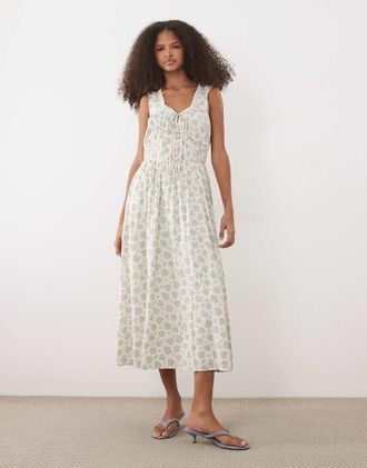 Nobody's Child Rylee - Robe mi-longue sans manches &agrave; fleurs avec d&eacute;tails sur le corsage - Cr&egrave;me-Blanc