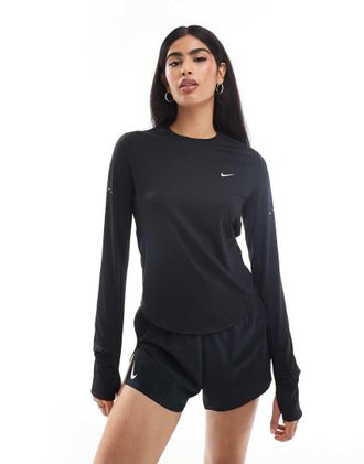 Nike Swift Dri-FIT - Lang&auml;rmliges Laufoberteil in Schwarz